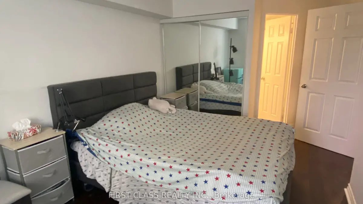 303 (Master Bedroom) - 736 Bay Street, Toronto, Ontario Listing History ...