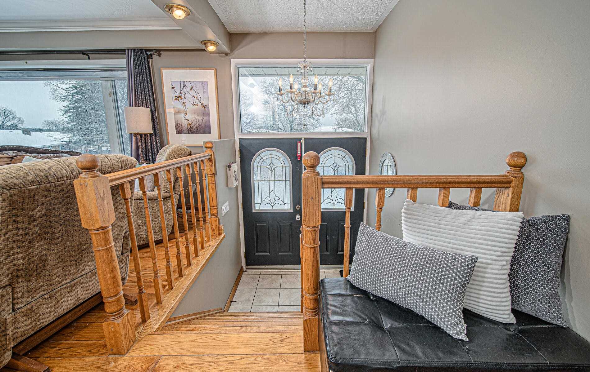 10 Manor Cres, Quinte West, Ontario Sold History | HouseSigma